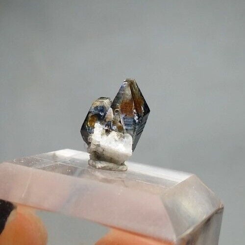 Blue/yellow Shaded Anatase Twin Crystals With a Tiny Beautiful White ...