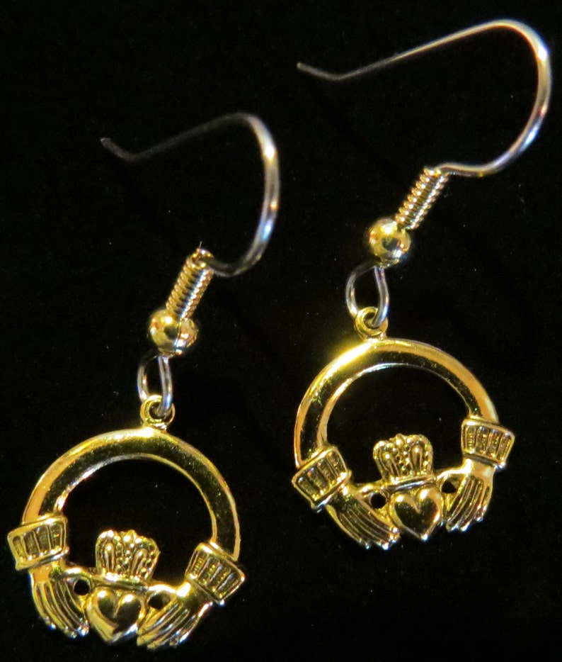 Claddagh Earrings 24 Karat Gold Plate or Oxidized Matte Silver - Etsy