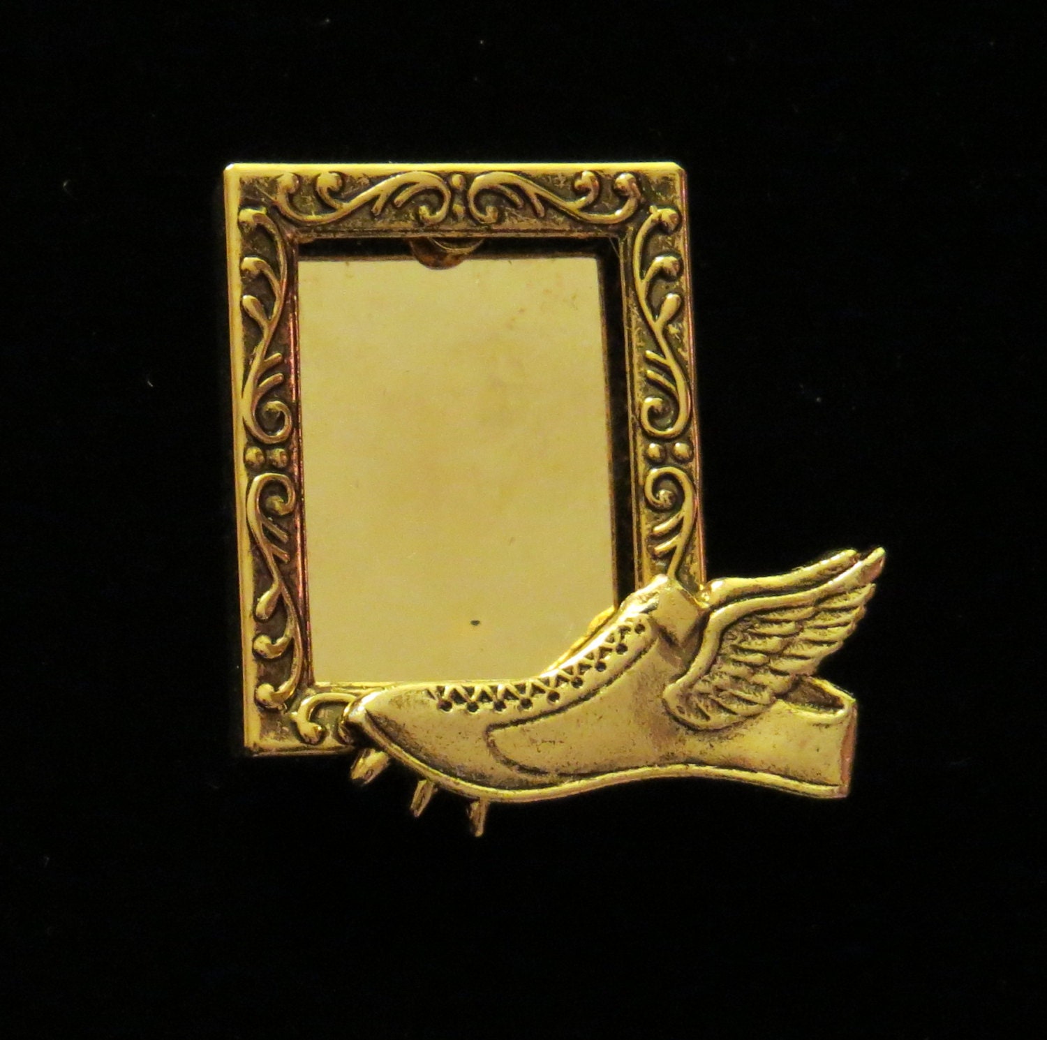 Cross-country Runner, Flying Shoe, Photo Frame, Pin, Brooch, 24 Karat ...