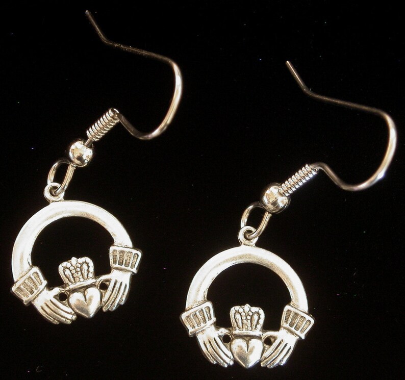 Claddagh Earrings 24 Karat Gold Plate or Oxidized Matte Silver - Etsy