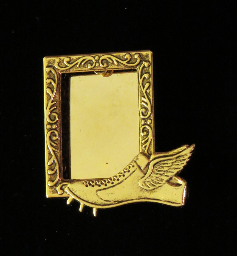 Cross-country Runner, Flying Shoe, Photo Frame, Pin, Brooch, 24 Karat ...