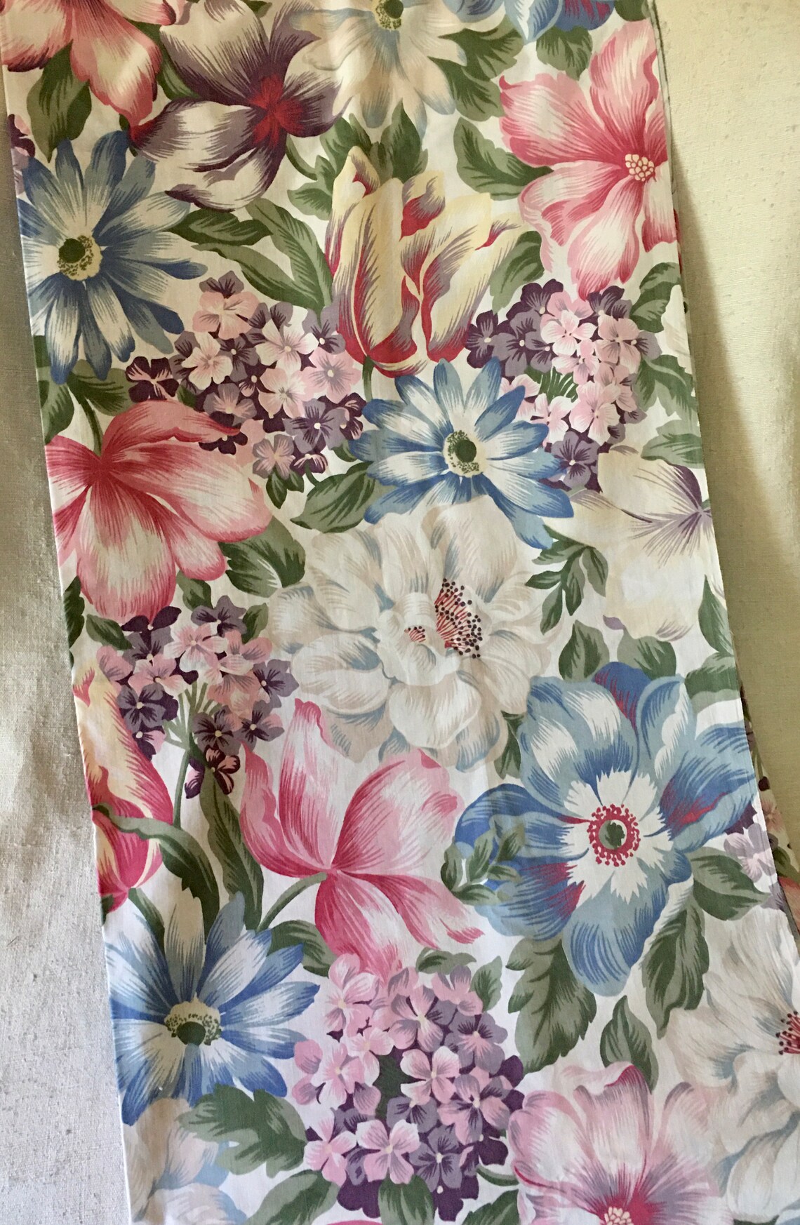 Vintage Spring Summer Large Scale Floral Cotton Fabric Cottage Pillows ...