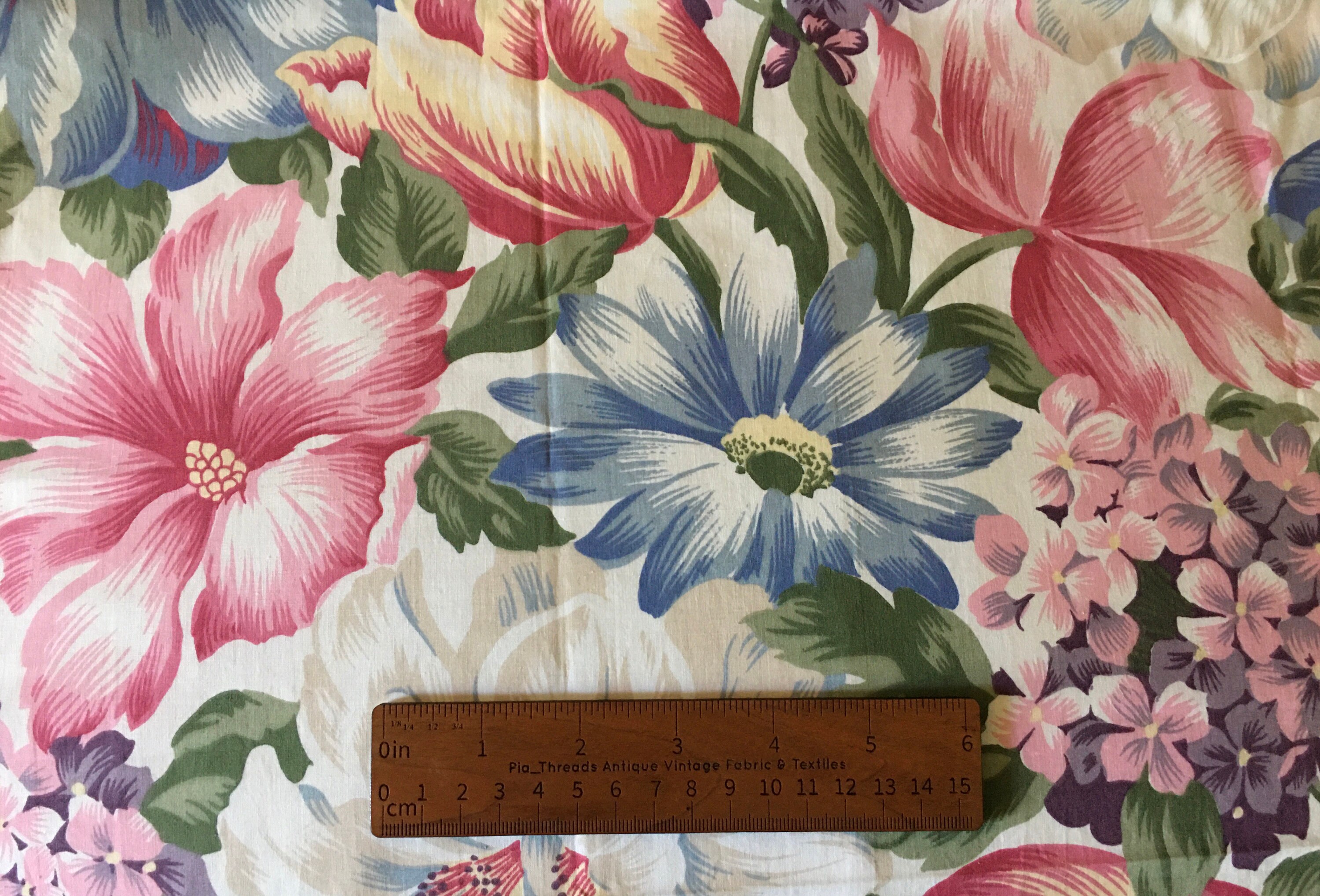 Vintage Spring Summer Large Scale Floral Cotton Fabric Cottage Pillows ...