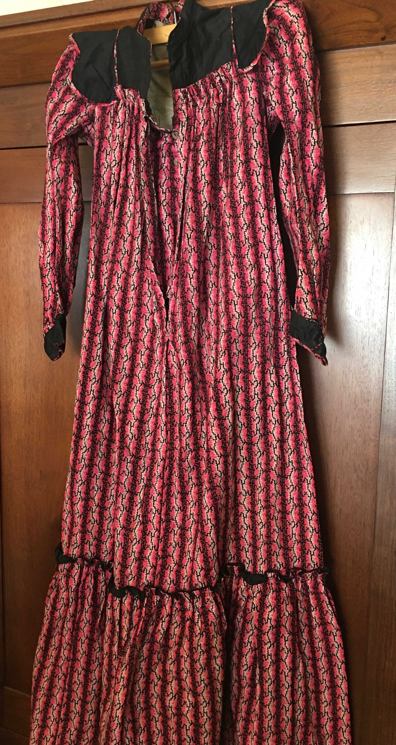 Antique French 19th Century Wrapper Dress ~ Unique Cotton Fabric ~ Pink ...