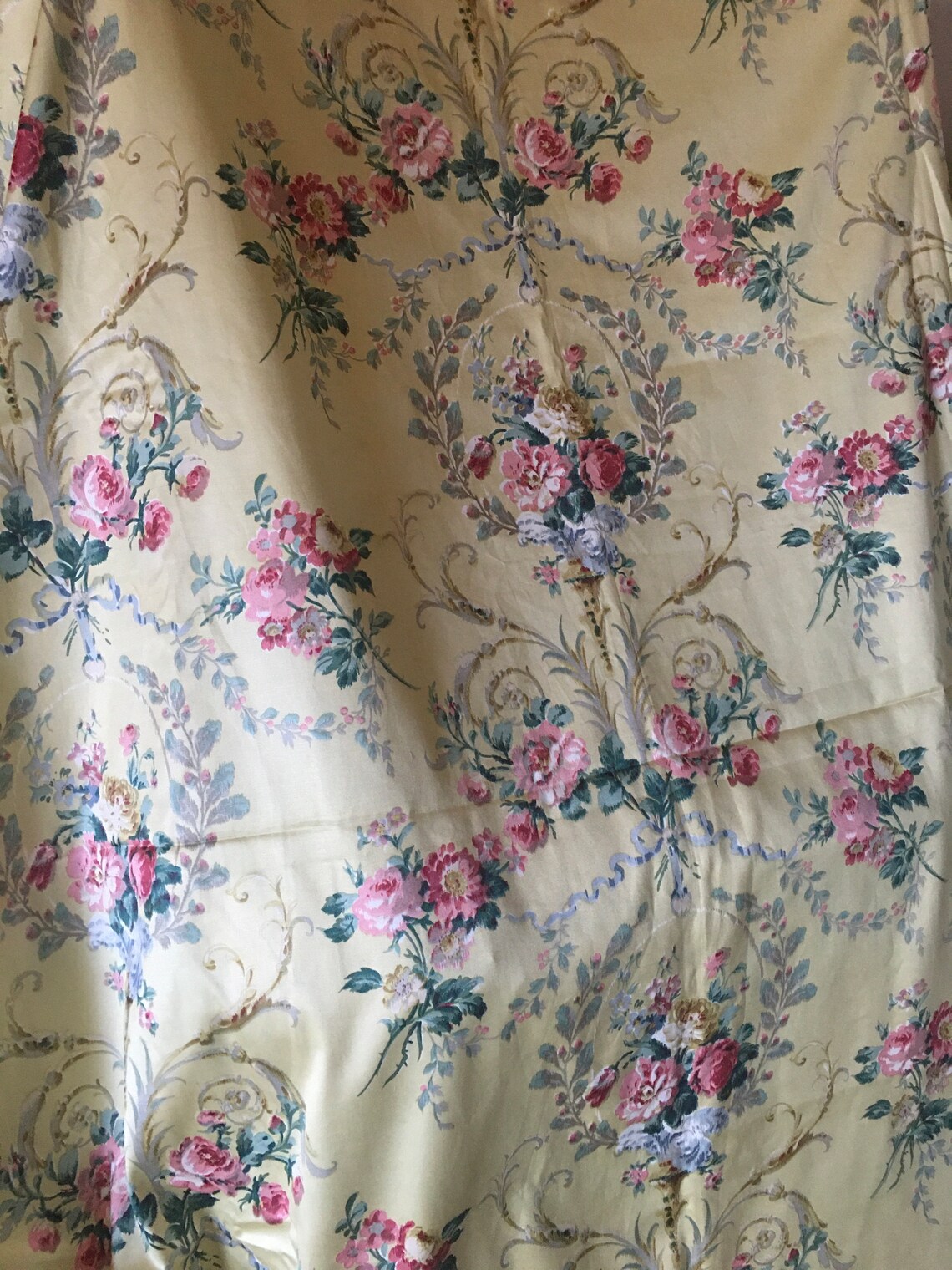 Beautiful Vintage French Roses Floral Garland Cotton Interiors Fabric ...