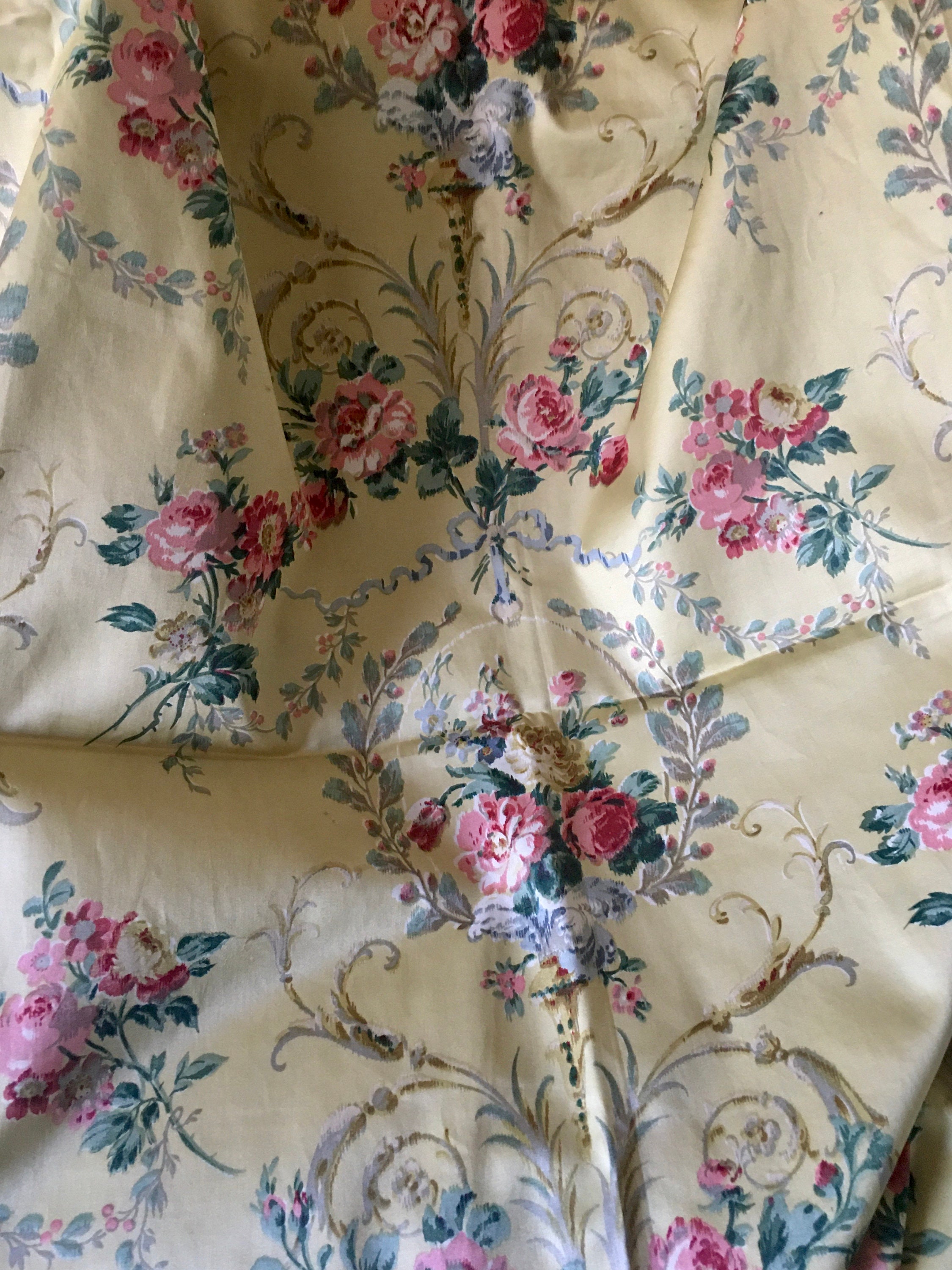 Beautiful Vintage French Roses Floral Garland Cotton Interiors Fabric ...