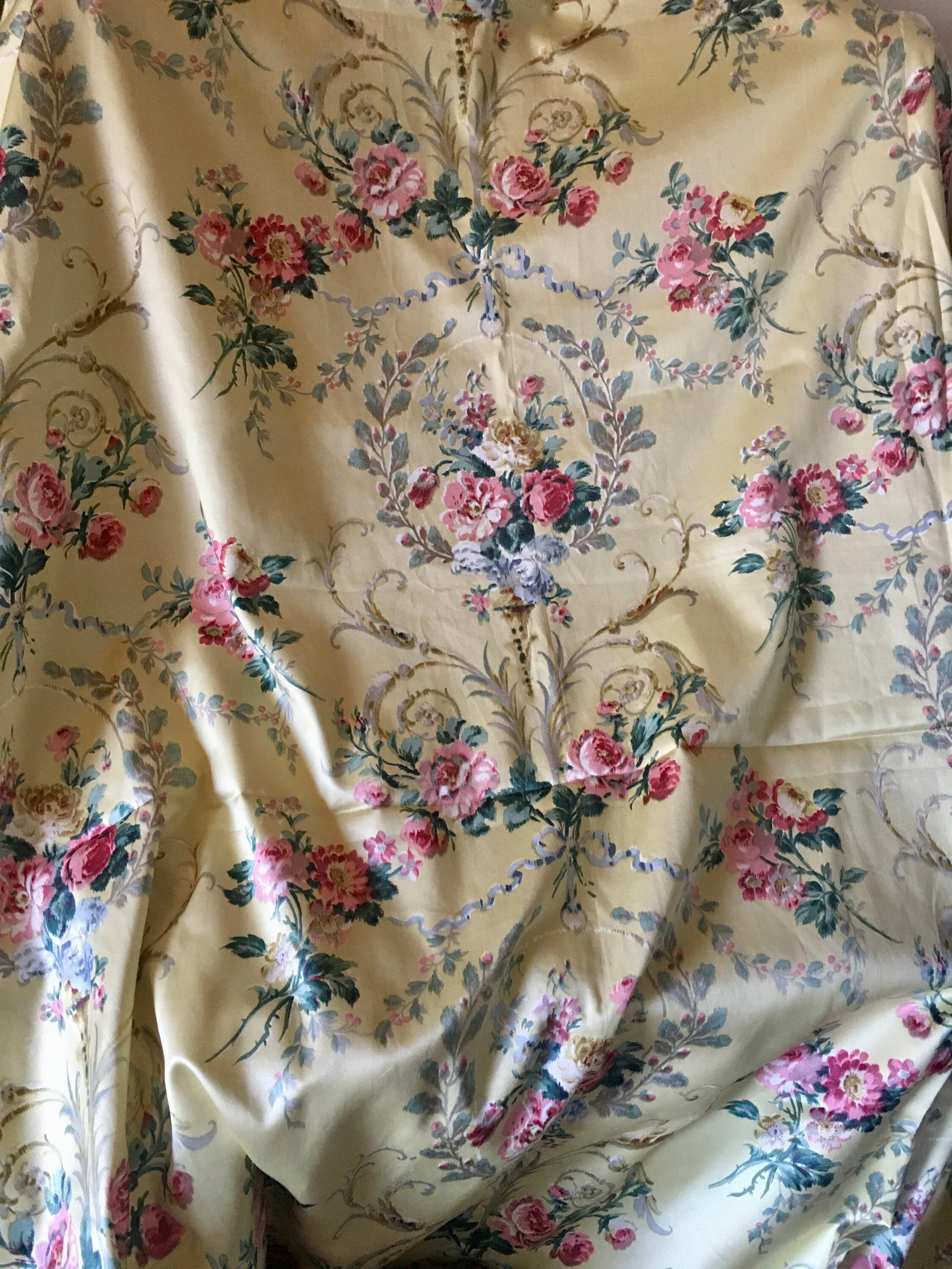 Beautiful Vintage French Roses Floral Garland Cotton Interiors Fabric ...