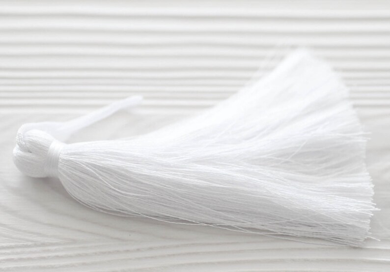 White Tassel Extra Large Tassels Silk Tassel Necklace - Etsy