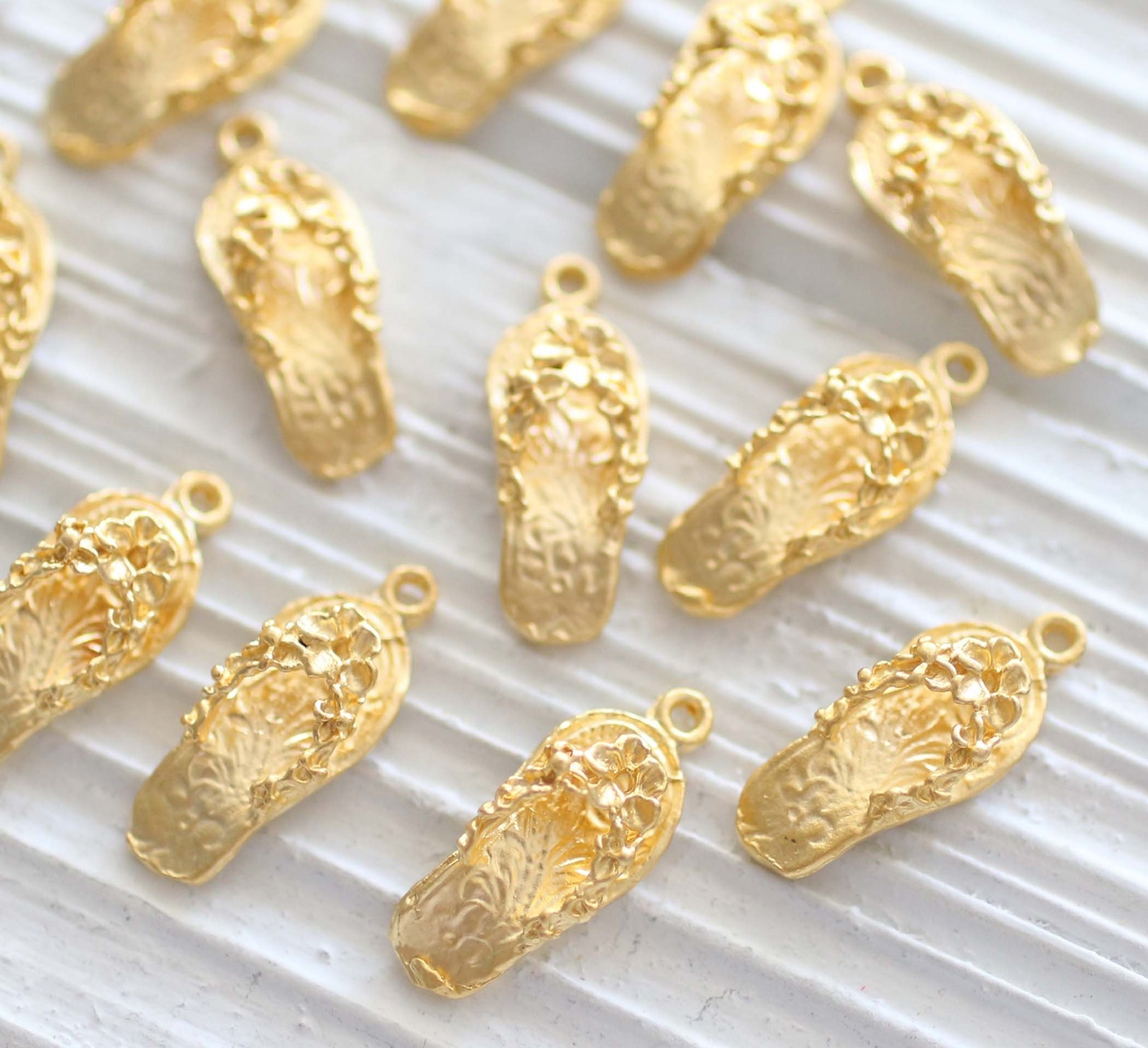 10pc Gold Sandal Charms, Flip Flop Pendant, Earring Charms, Gold Sandal ...