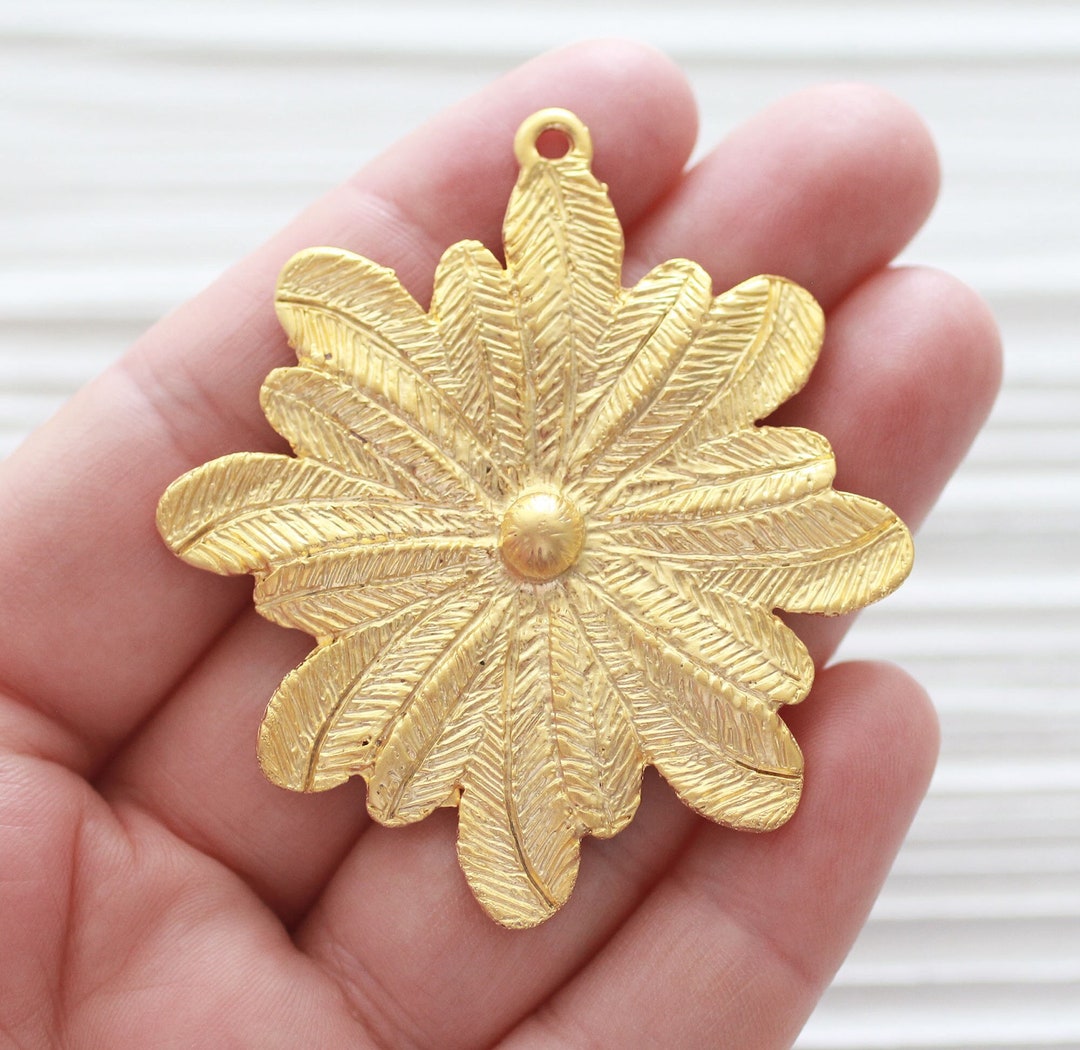 Large Flower Pendant in Gold, Daisy Pendant, Floral Jewelry Findings ...