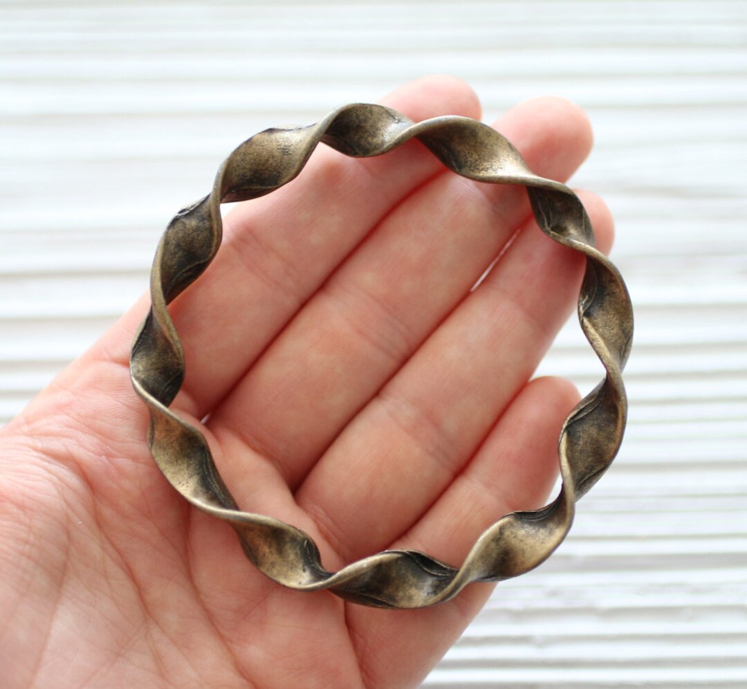 Antique Gold Twisted Round Circle Pendant, Rustic Hoop, Twisted Metal ...