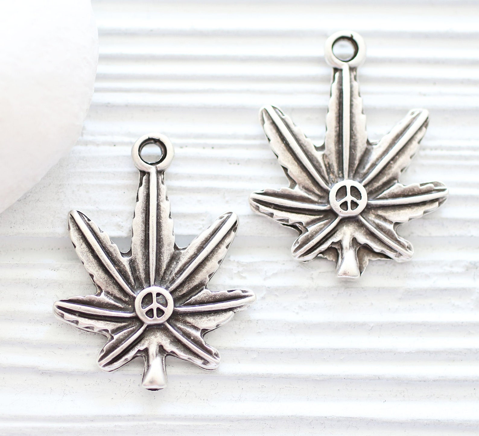 2pc Large Clover Pendant With Peace Sign, Silver Clover Charms, Five ...
