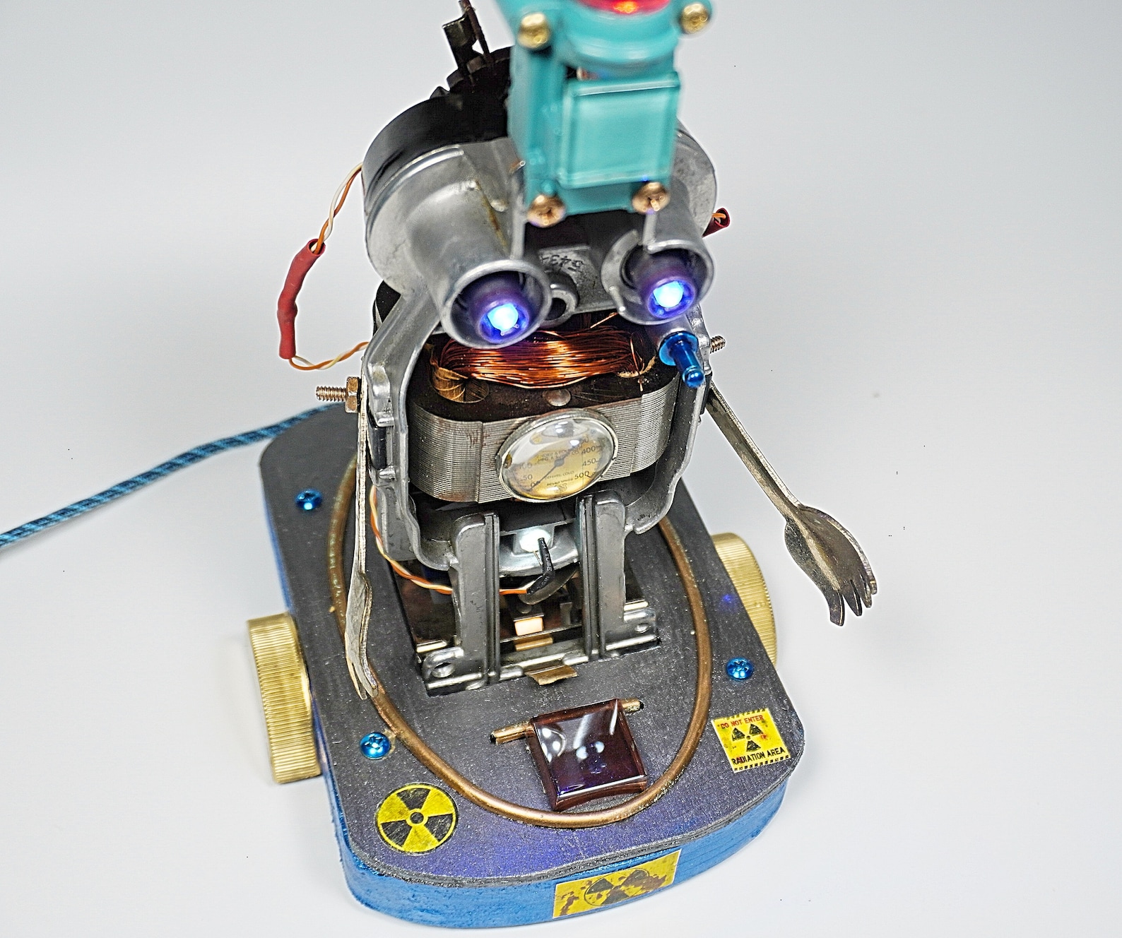 Junk Art Robot Powered by 5v USB - Etsy