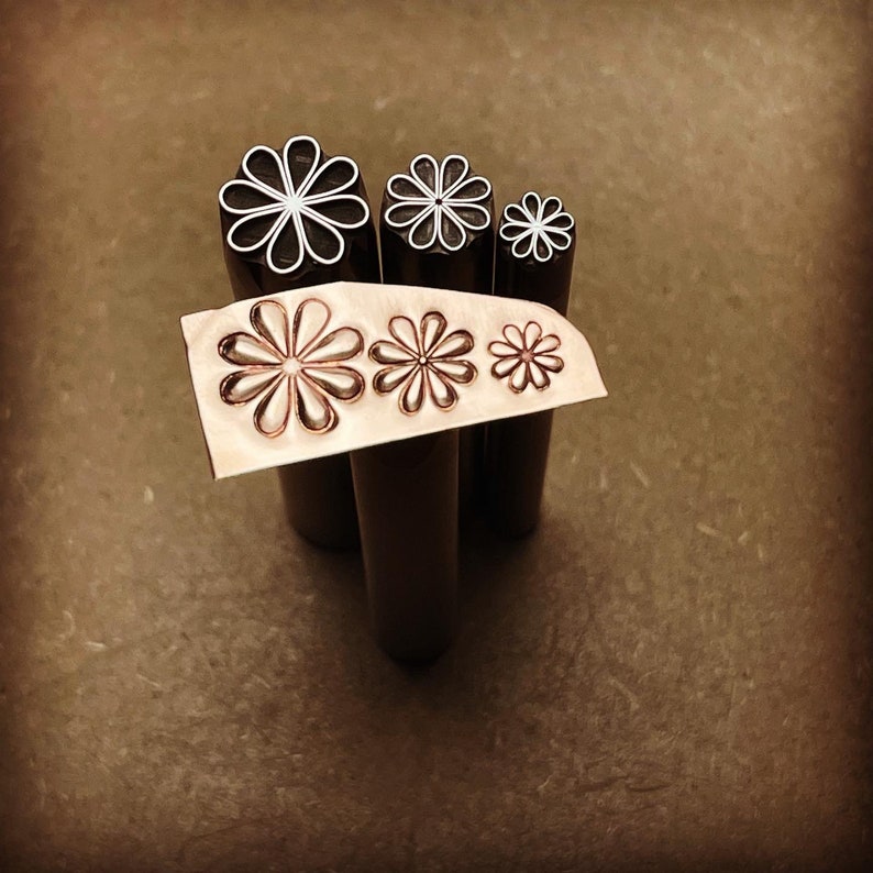 Classic 8 Petal Flower. Outline Version. Three Sizes. Engraved Metal ...