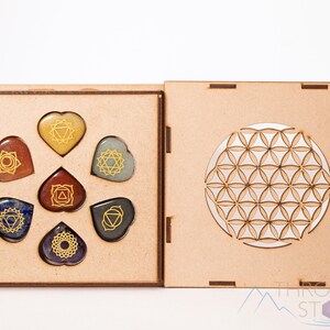 CHAKRA Stones in Crystal Grid Board Wooden Box : Engraved Flower of ...