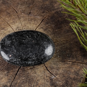 COPPERNITE Crystal Palm Stone - Worry Stone, Self Care, Healing ...