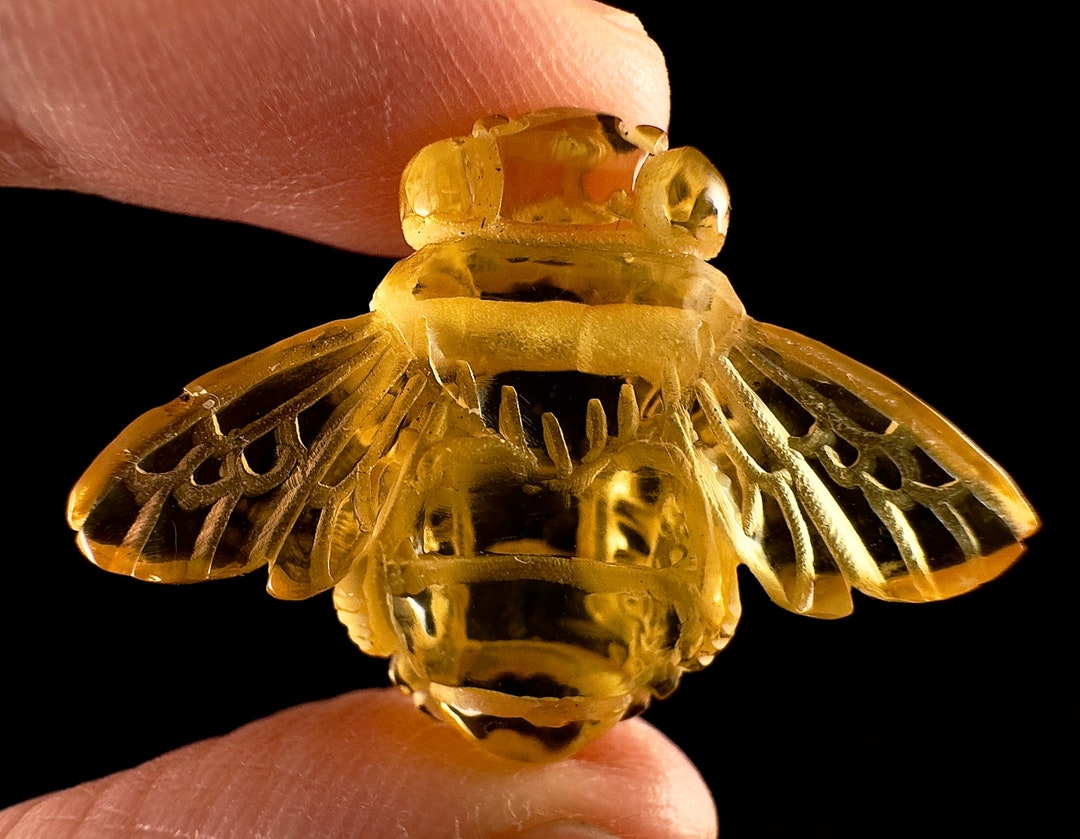 Honey AMBER Bee Pendant - Crystal Carving, Crystal Pendant, Handmade ...