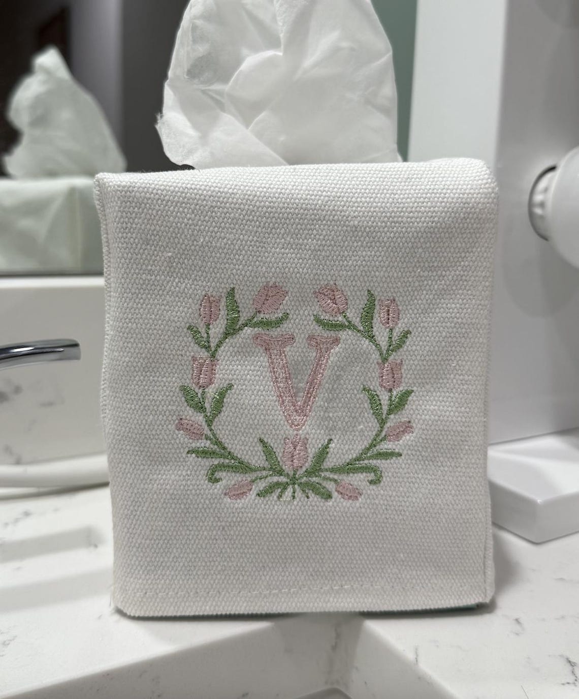 Clara Diamond Filled Fishtail Embroidery BX Font. Satin Stitch Monogram ...