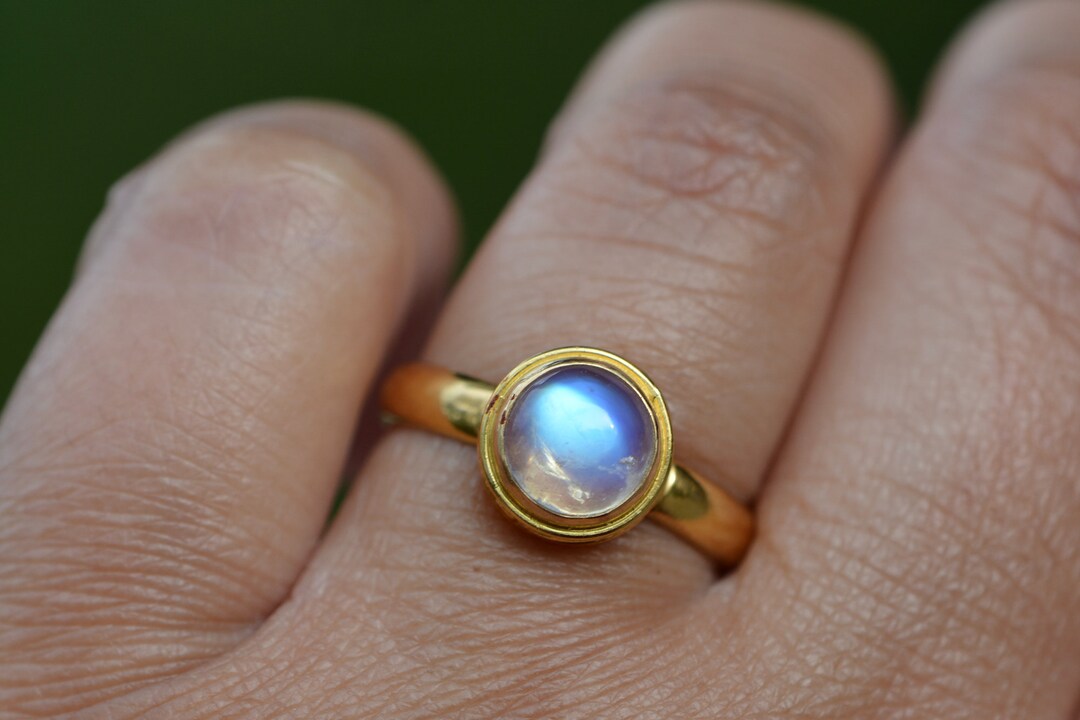 AAA Blue Moonstone Round Cabochon Solitaire Ring 18kt Gold : June ...