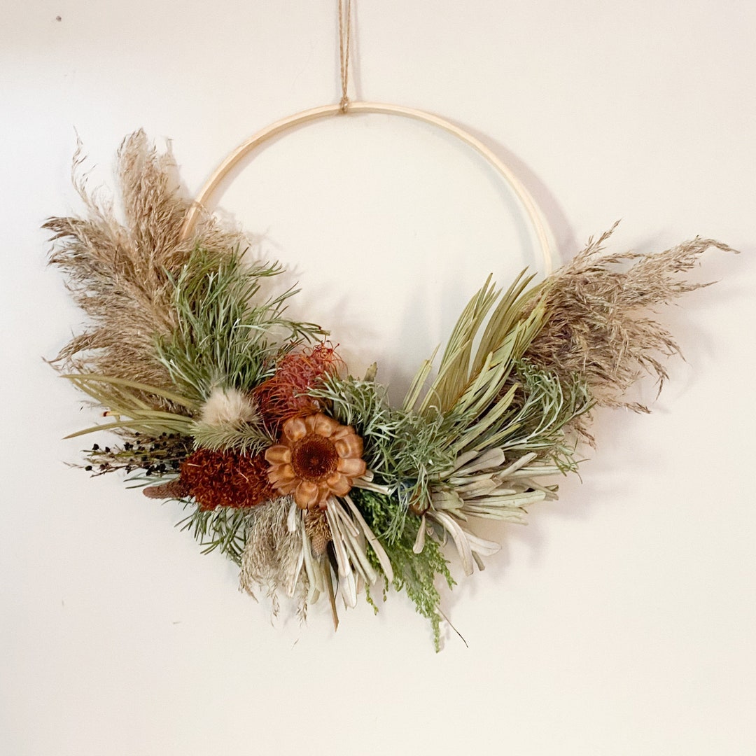 Dried Floral Wrearh Protea Leaves Foliage Pampas Grass Gum Nuts Boho ...