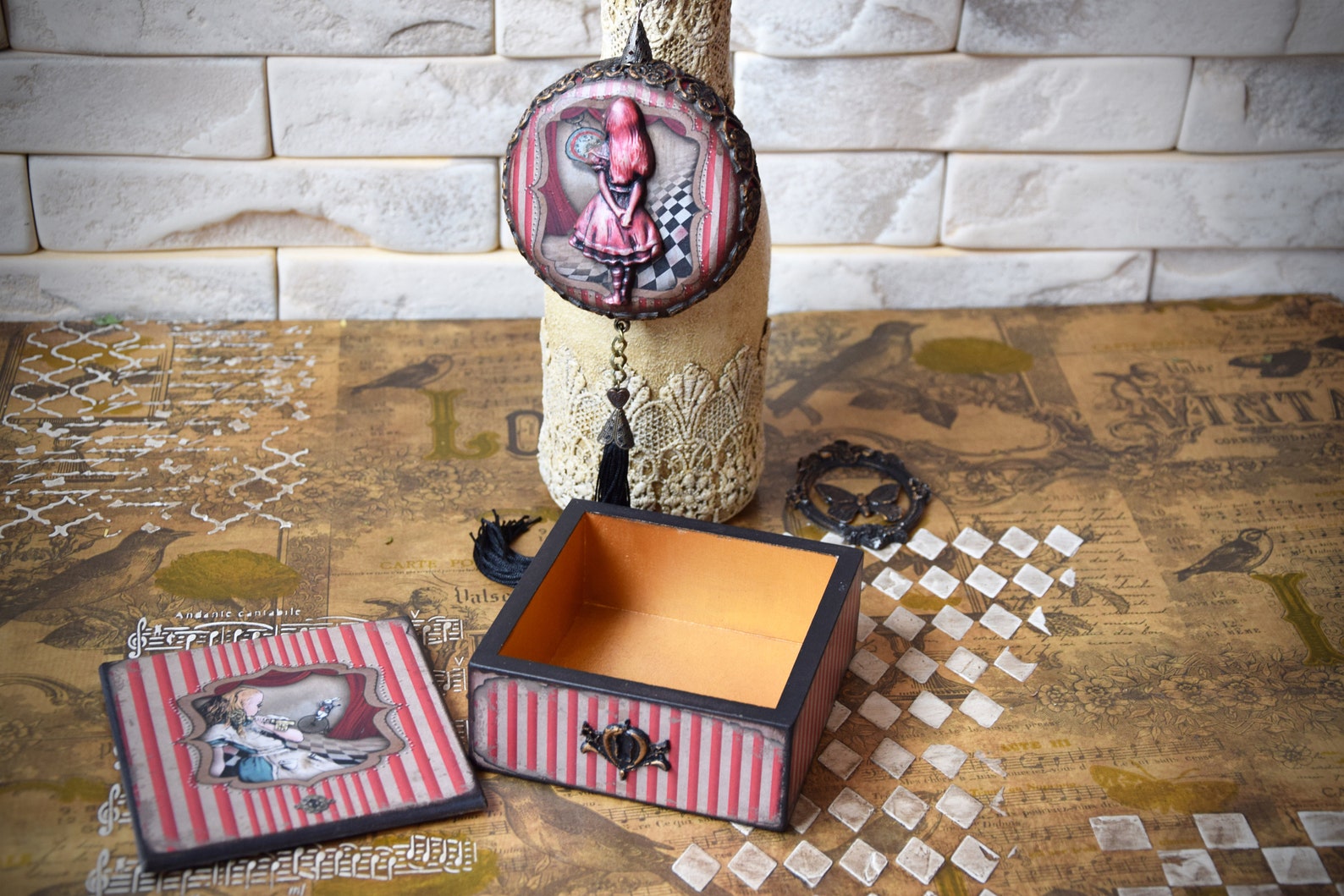 Alice in Wonderland Decor Interior Suspension Alice Interior | Etsy