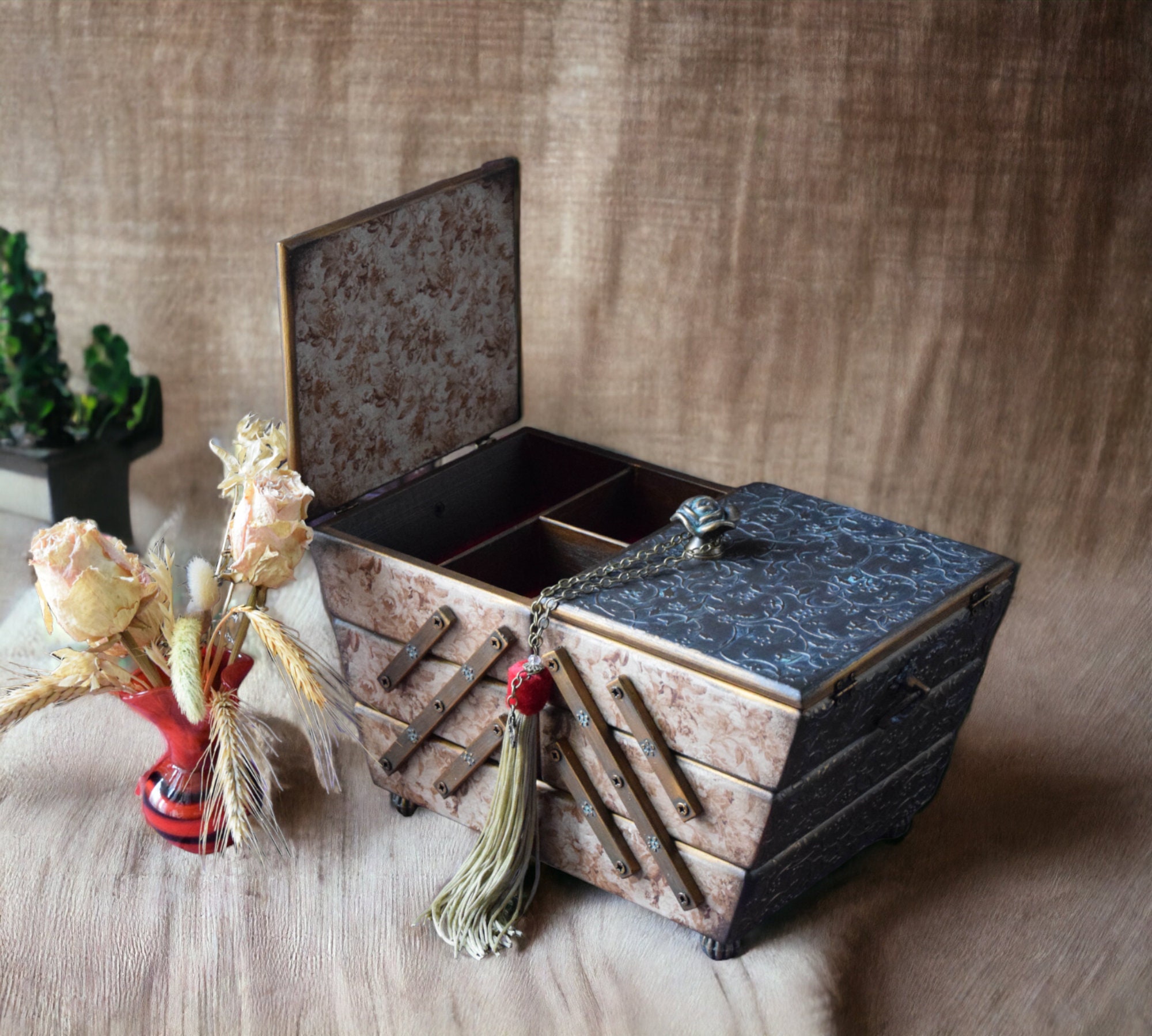 Expandable Sewing Box Wooden Organizer Jewelry Storage Craft Box Old ...