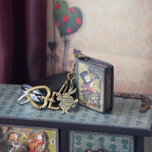 Alice in Wonderland Personalized Keychain Mad Hatter Key Chain Queen of ...