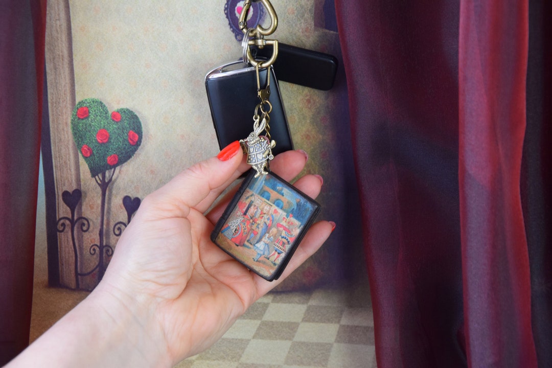 Alice in Wonderland Keychain Queen of Hearts Mad Hatter - Etsy