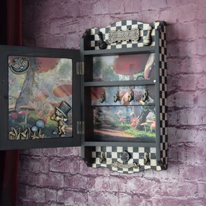 Alice in Wonderland Key Box Cheshire Cat Wall Holder White Rabbit Key ...