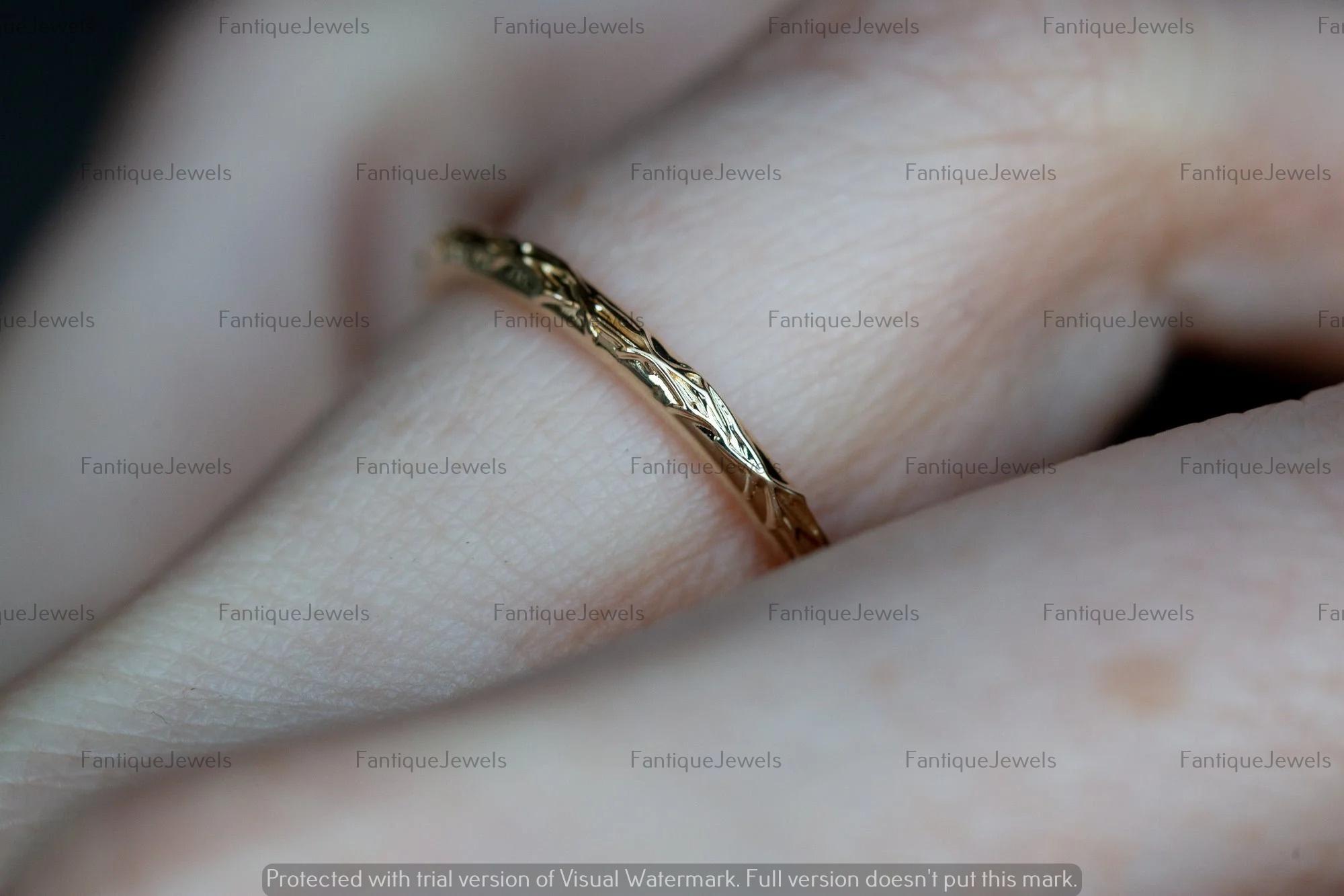 Elegant 14k Gold Crown of Thrones Design Band, 2mm Wide Unisex Ring ...