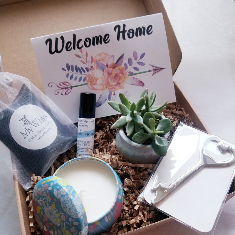 Housewarming Gift Basket - 60+ Gift Ideas for 2024