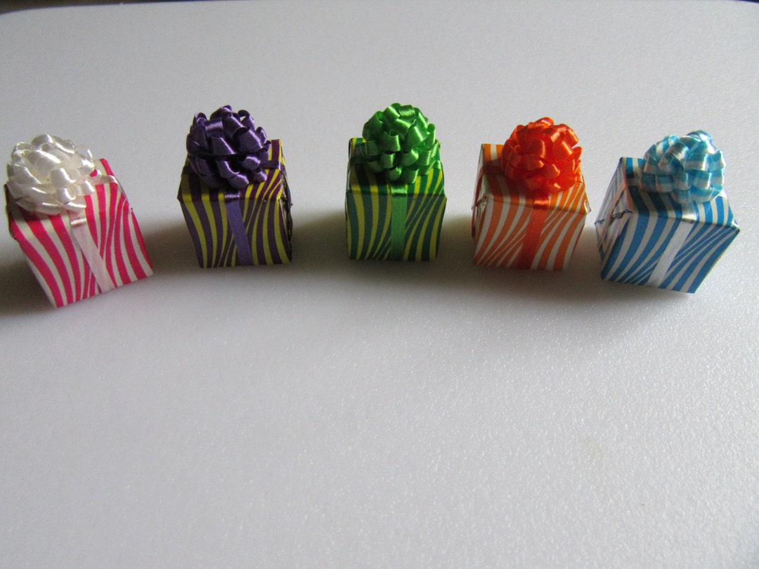 Miniature Wrapped Dollhouse Presents/gifts With Bows (set of 5) - Etsy