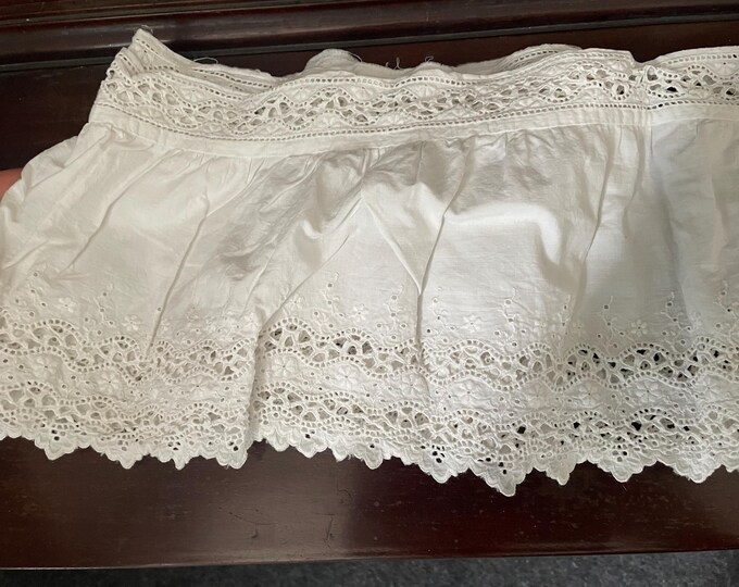 Antique Victorian / Edwardian Eyelet Flounce Lace - 71.5 Continous ...