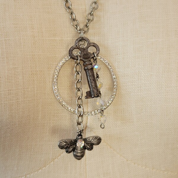 Vintage Skeleton Key Necklace - Etsy