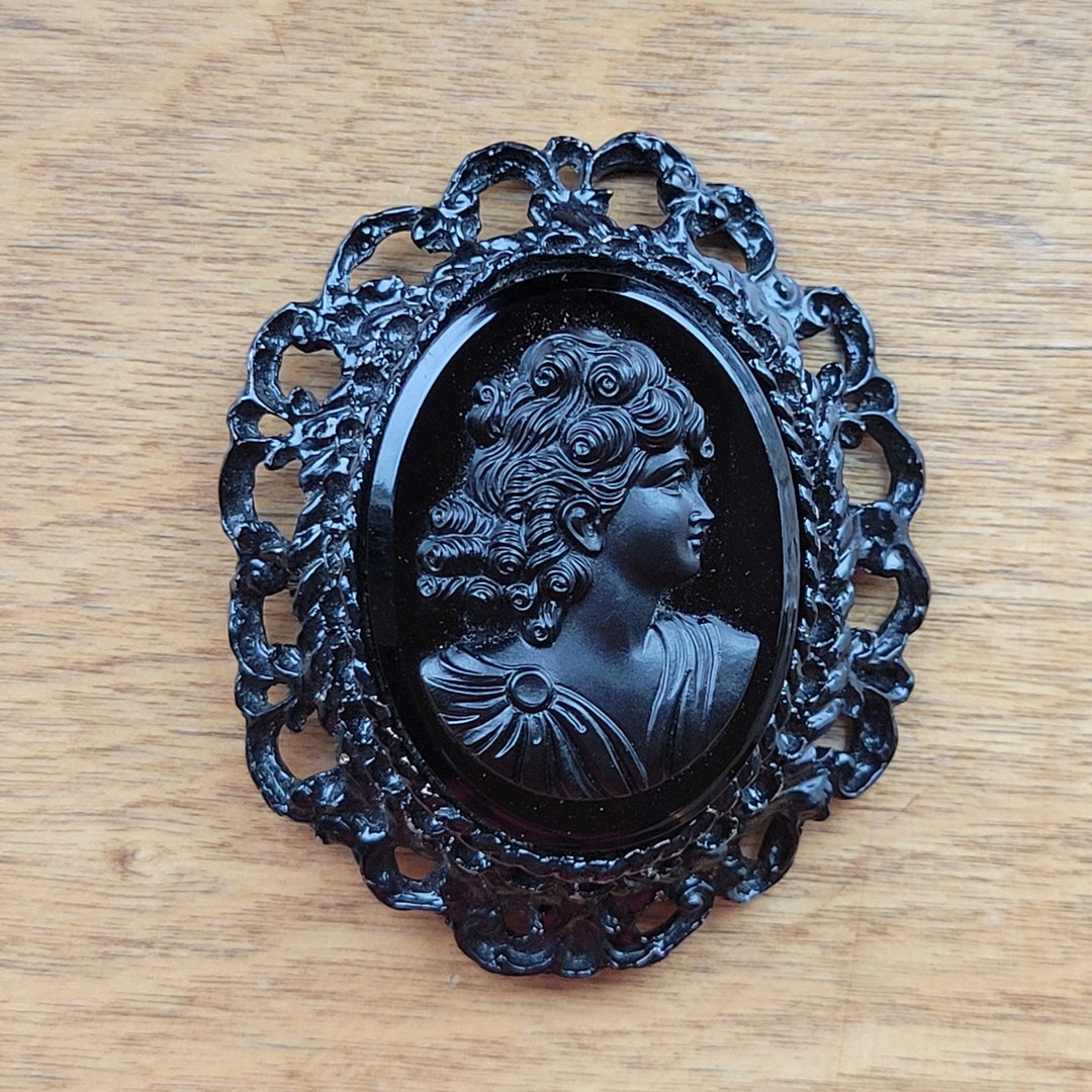 Black Cameo Brooch / Repurposed & Upcycled / Vintage - Etsy