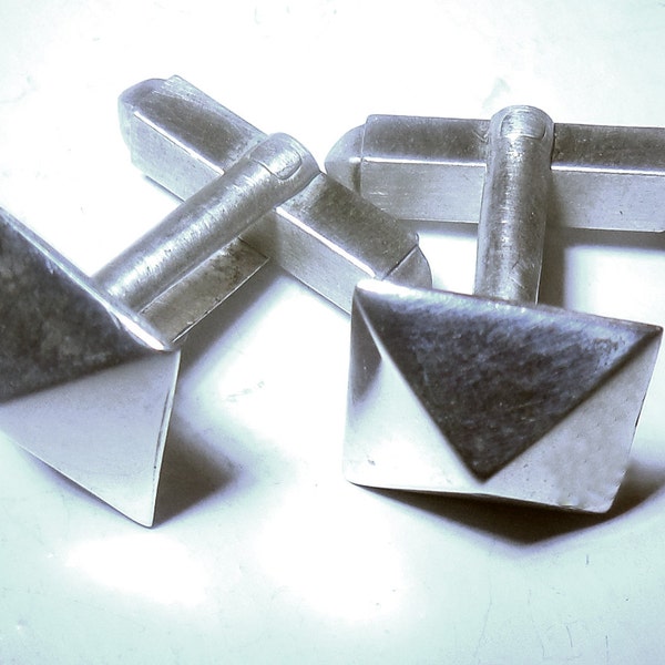 Pyramid Stud Rivet - Etsy