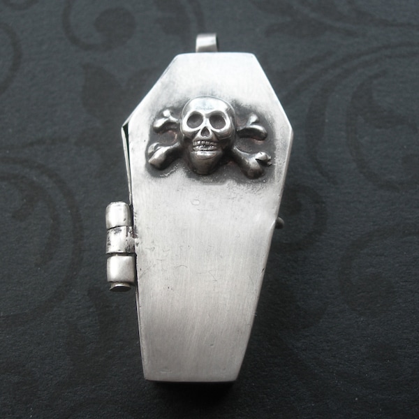 Gothic Locket - Etsy