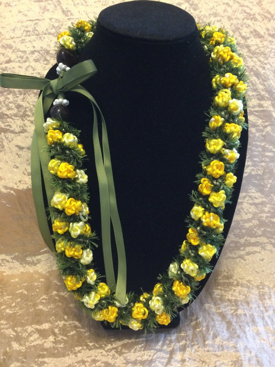 Pineapple Bits Hawaiian Lei - Etsy