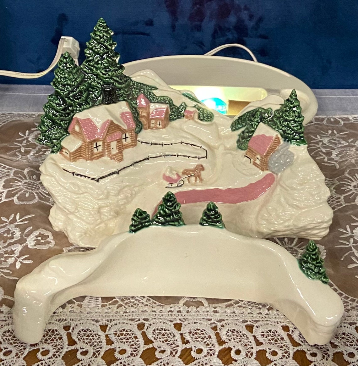 TAMPA BAY MOLD Winter Scene Christmas Television Lamp 3 Piece - Etsy
