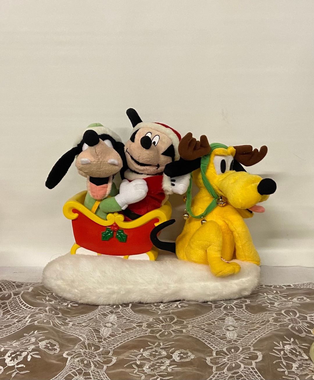 Disney Christmas Mickey, Goofy, & Pluto Sleigh Ride Musical Animated ...