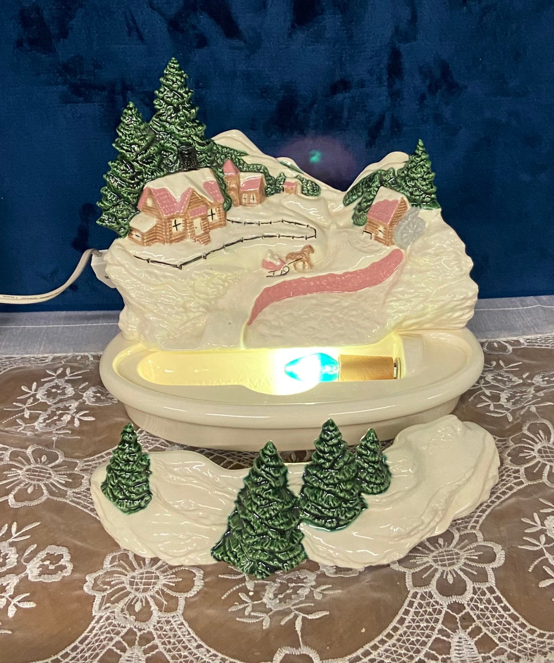 TAMPA BAY MOLD Winter Scene Christmas Television Lamp 3 Piece - Etsy