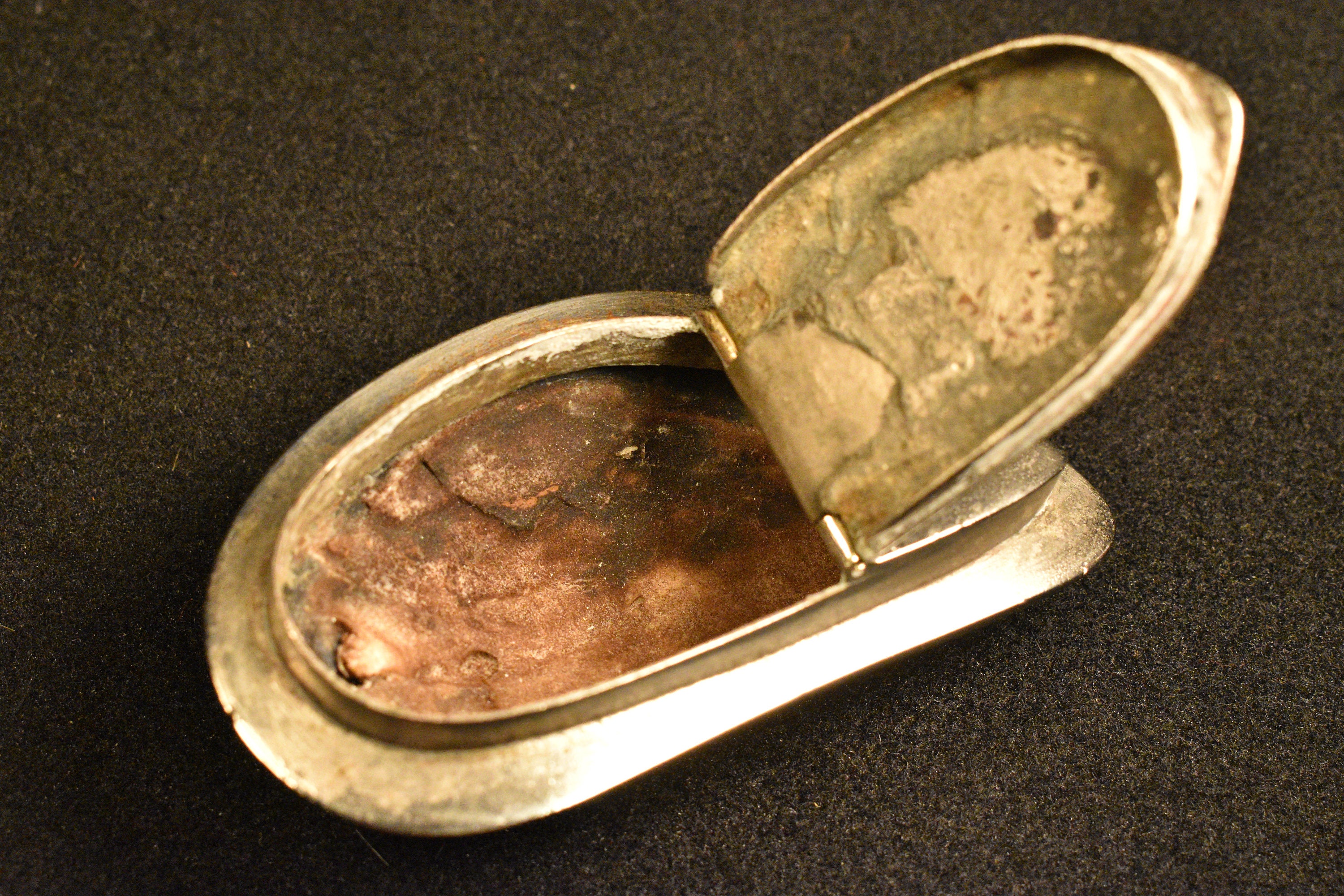 Unique WW1 Parting Gift - Personalized Snuff Box - AMAZING