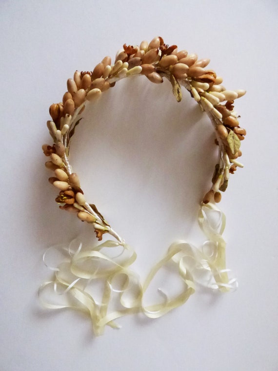 Antique wax crown. French, 1880-1900. Something old. … - Gem