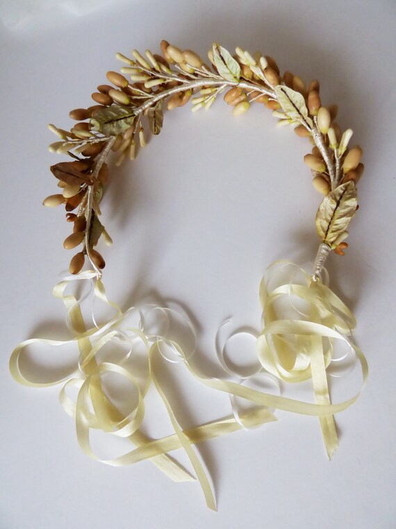 Antique wax crown. French, 1880-1900. Something old. … - Gem