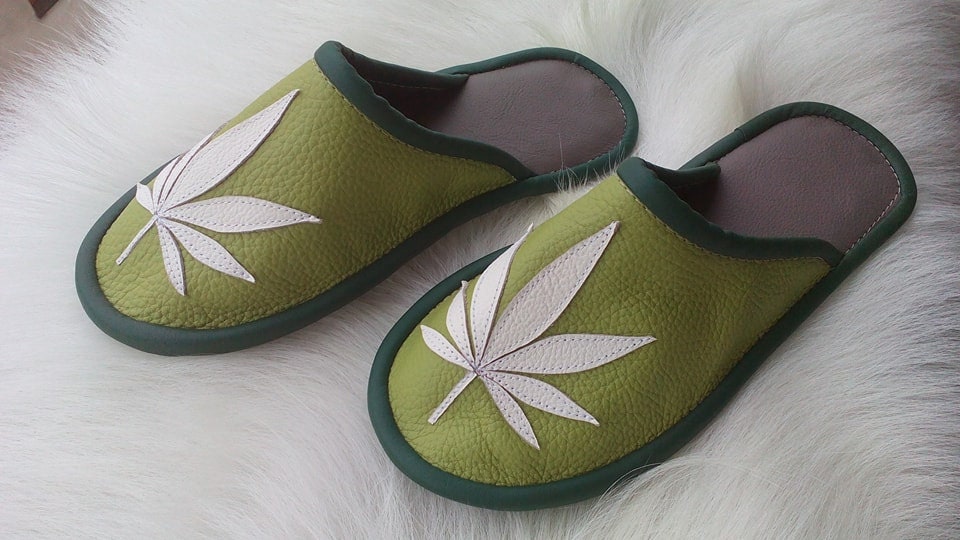 Marihuana leather slippers rasta slippers weedcanabis gift for | Etsy