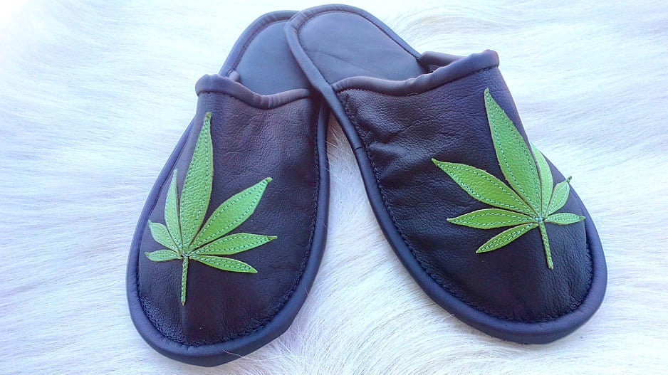 Marihuana leather slippers rasta slippers weedcanabis gift for | Etsy