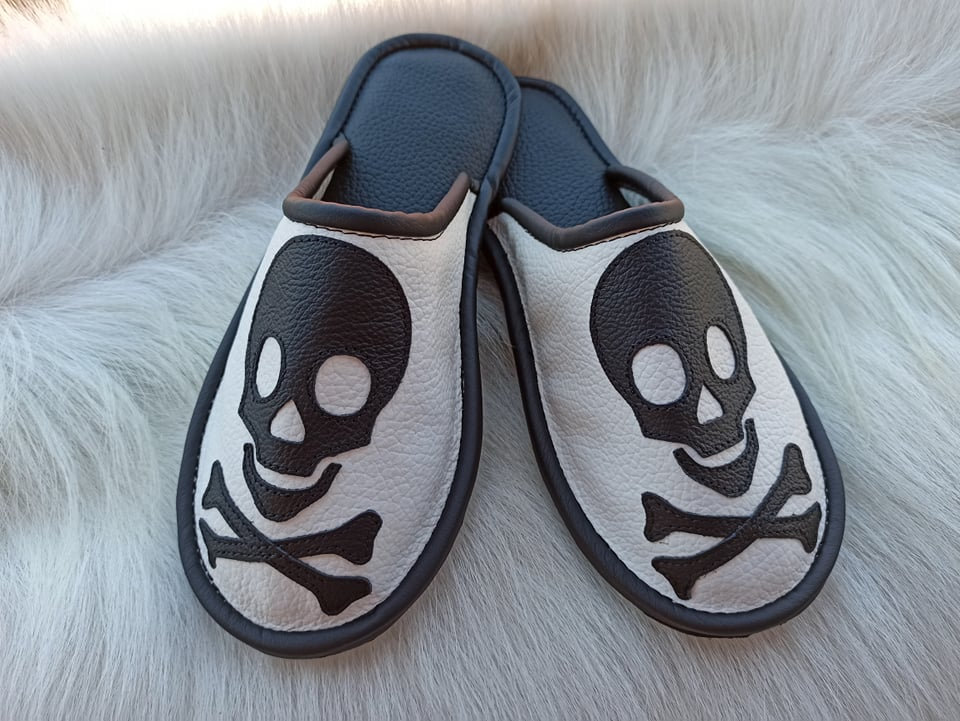 Skull and Crossbones slippers skull leather slippers-skull and | Etsy