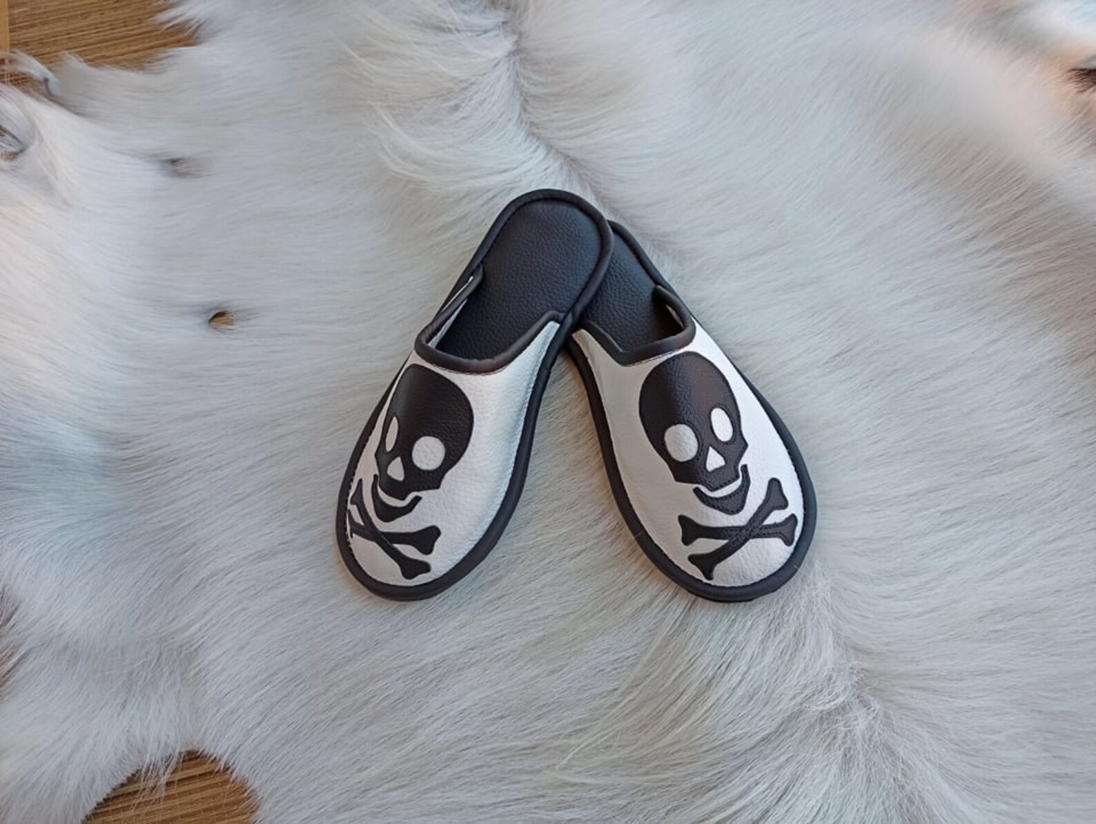 Skull and Crossbones slippers skull leather slippers-skull and | Etsy