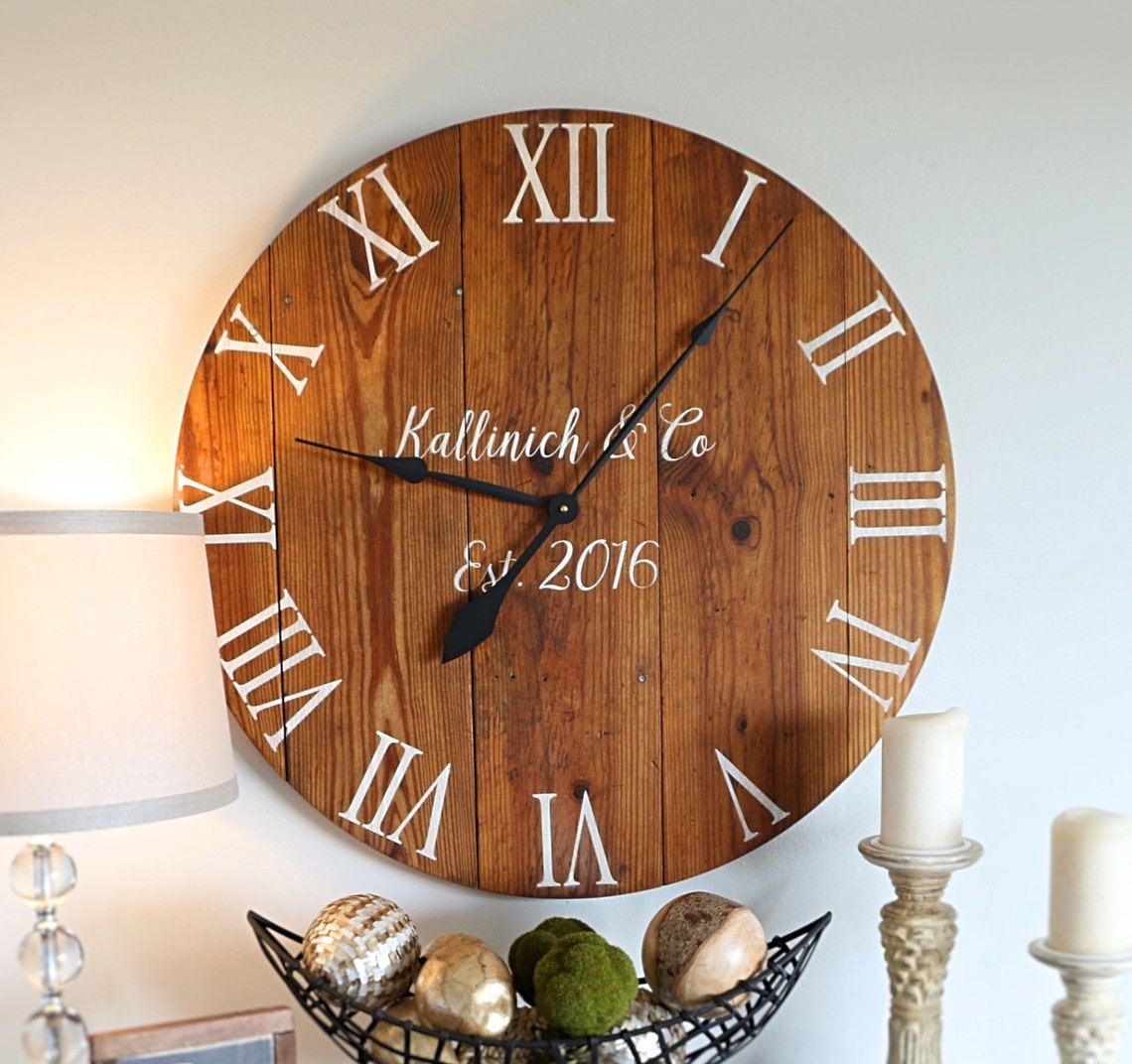 30 Hailey in Cursive. Barn Wood Clock. Personalized - Etsy Israel