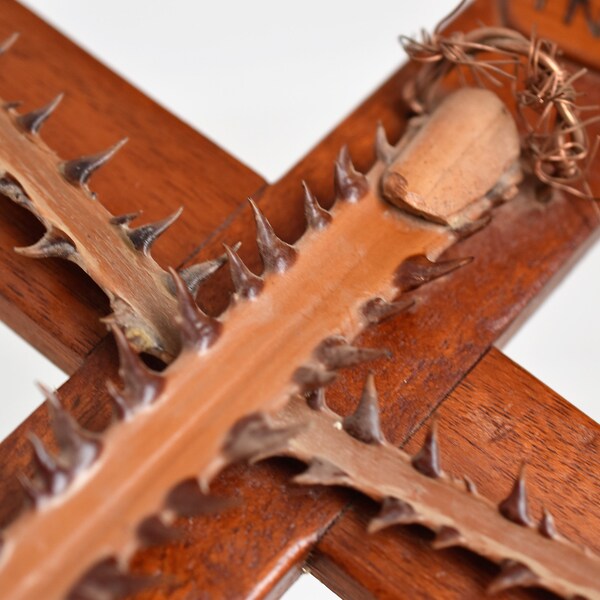 Unique Crucifix - Etsy